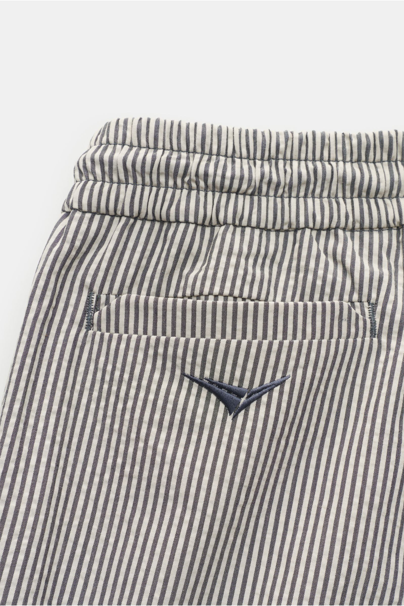 SEASE seersucker jogger pants dark grey/cream striped | BRAUN Hamburg