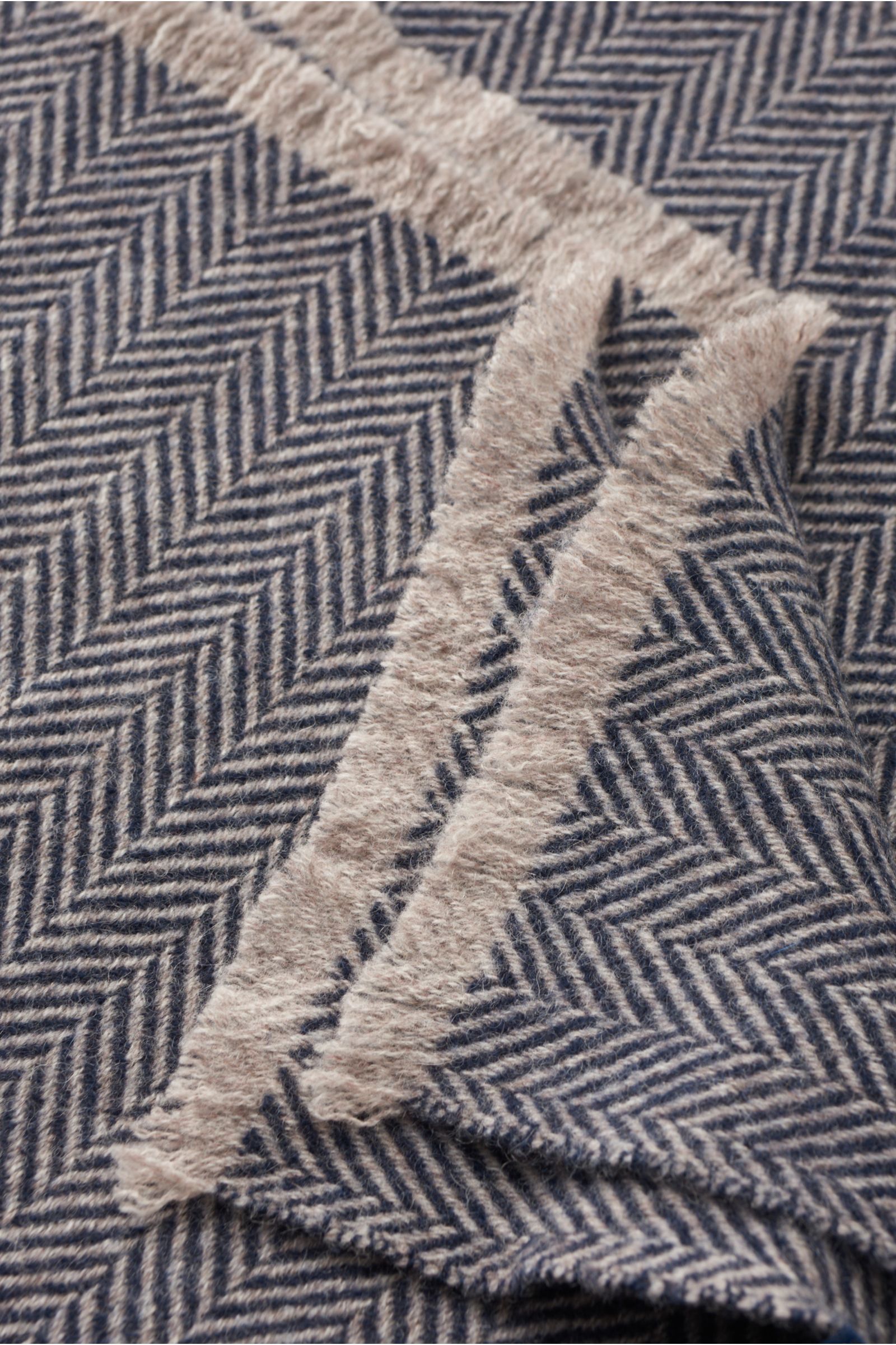 FEDELI Cashmere scarf navy/beige | BRAUN Hamburg