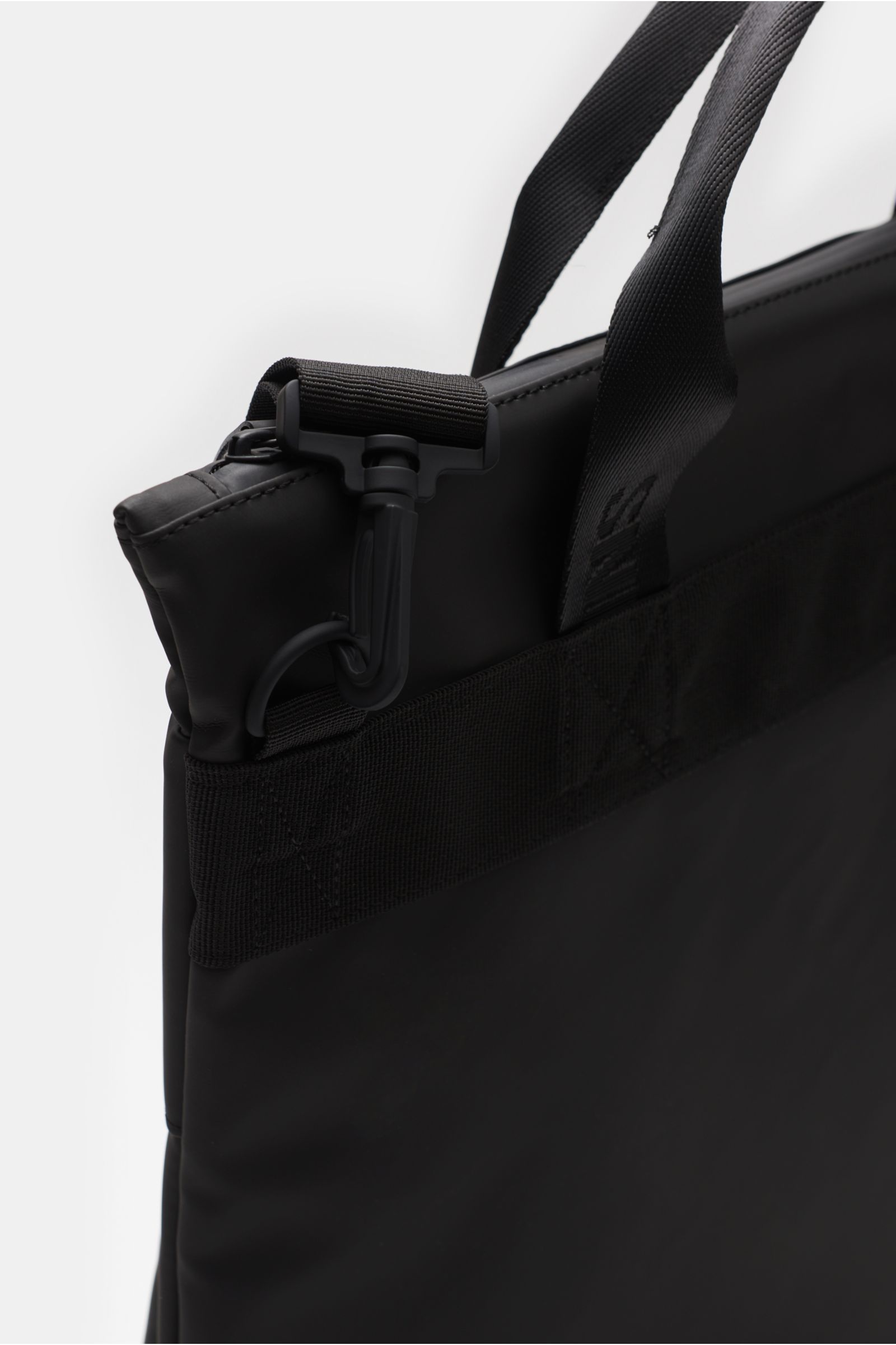 RAINS tote bag 'Trail' black | BRAUN Hamburg